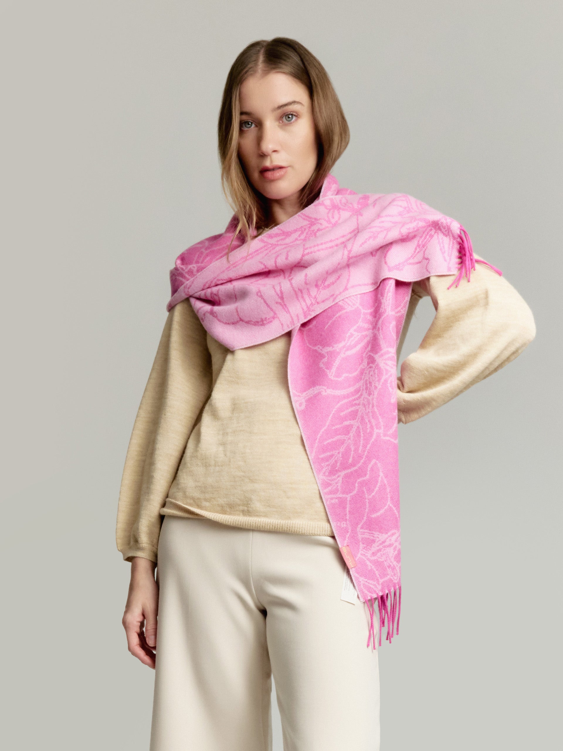 Yetzael Scarf Made of Baby Alpaca in Fuchsia Color