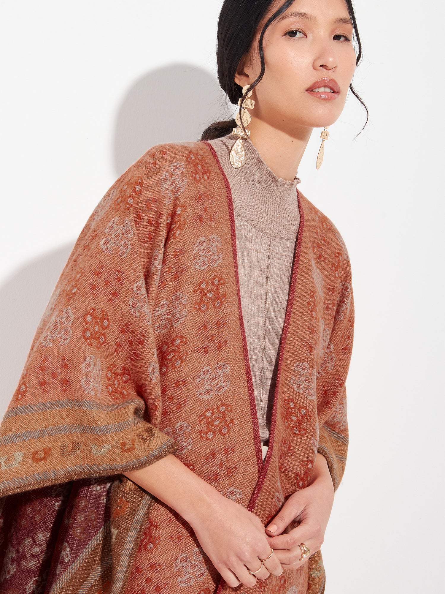 Kuna - Baby Alpaca and Vicuña luxury garments and accessories