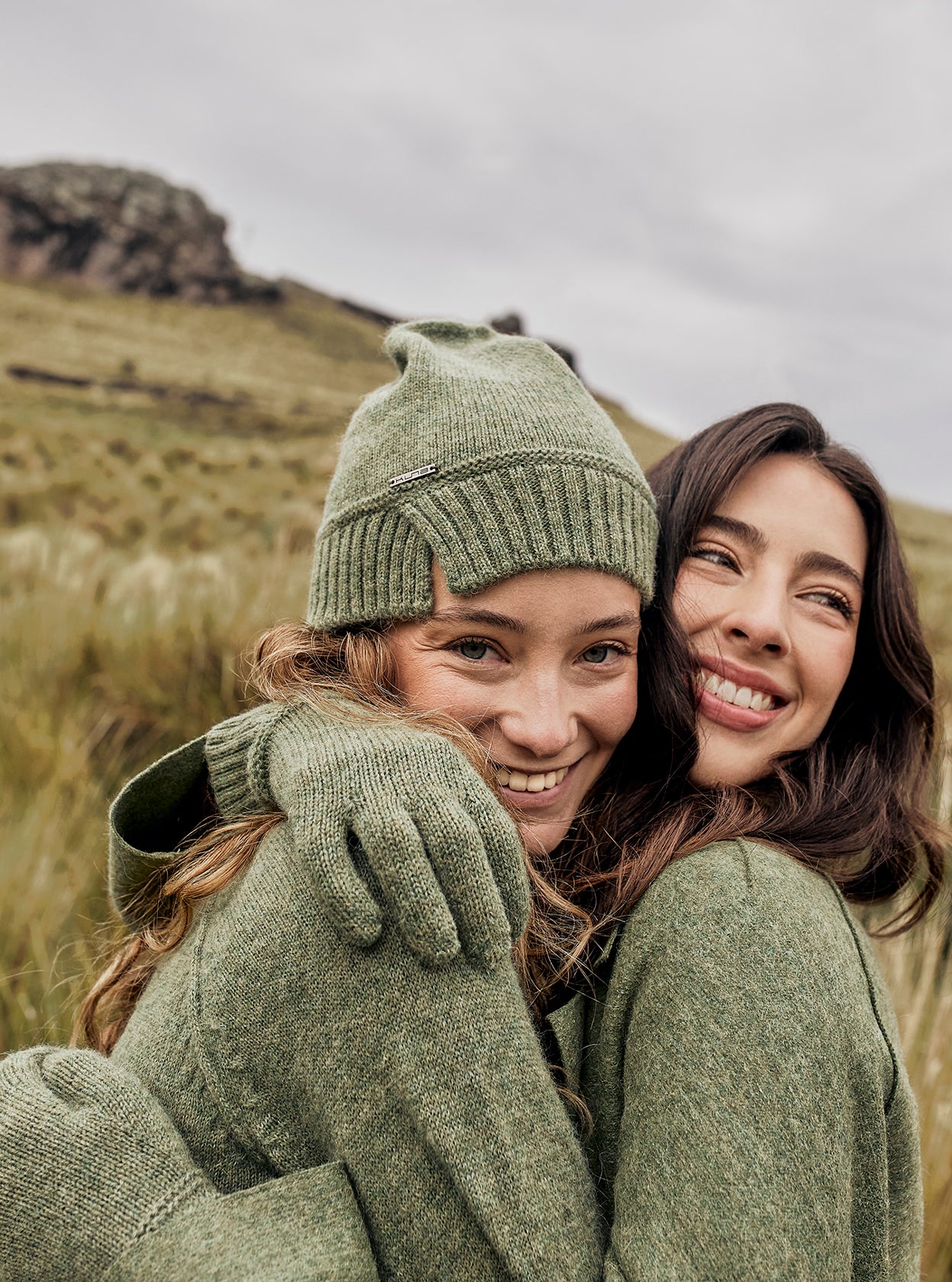 Kuna - Prendas y accesorios de lujo de Baby Alpaca y Vicuña