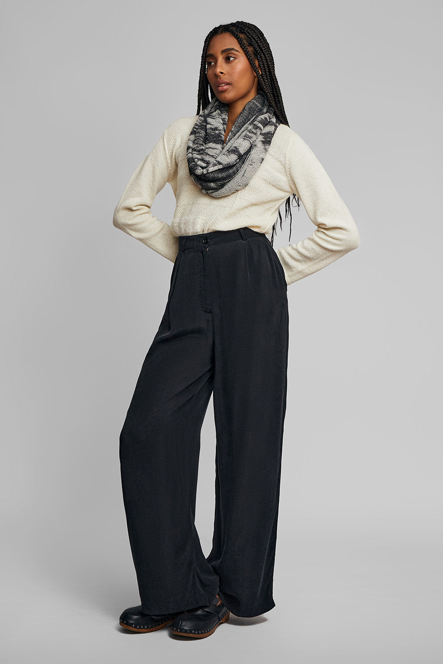 Wednesday Infinito Scarf